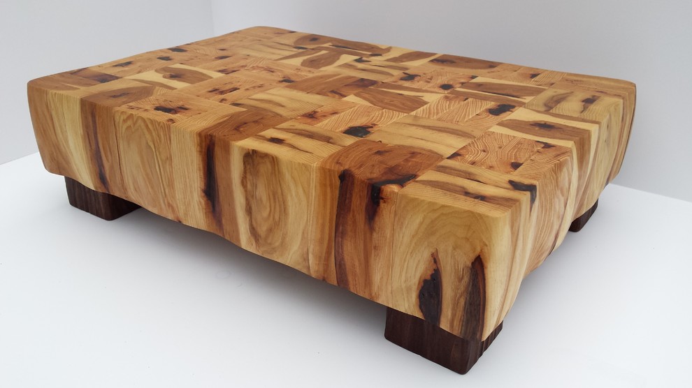 Hickory and walnut end grain cutting board - www.oqily.com