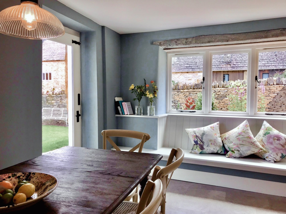 English Barn Conversion - sociable bench seating in the kitchen ...