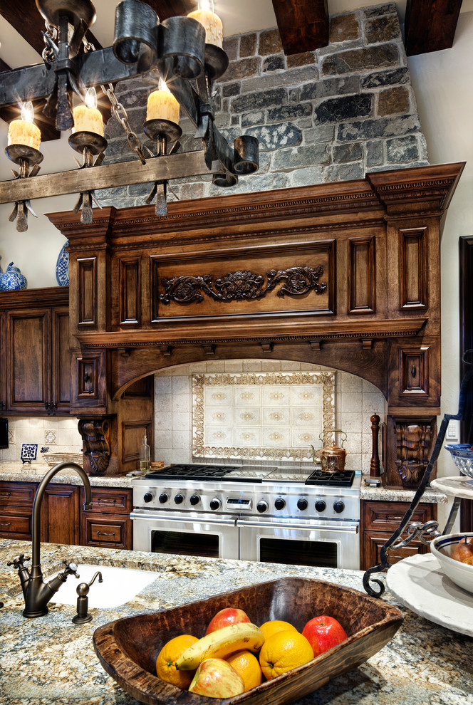 English Manor - Traditional - Kitchen - Houston - by JAUREGUI ...