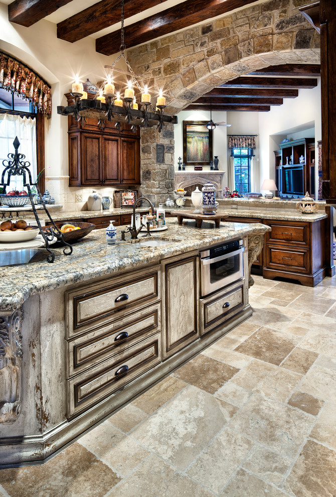 English Manor - Traditional - Kitchen - Houston - by JAUREGUI ...