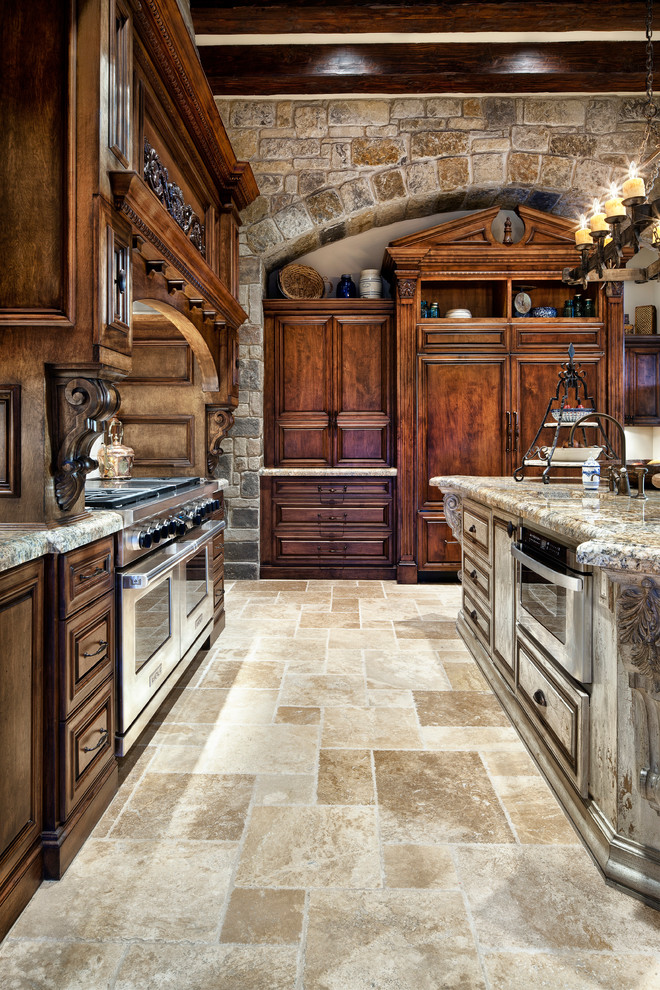English Manor - Traditional - Kitchen - Houston - by JAUREGUI ...