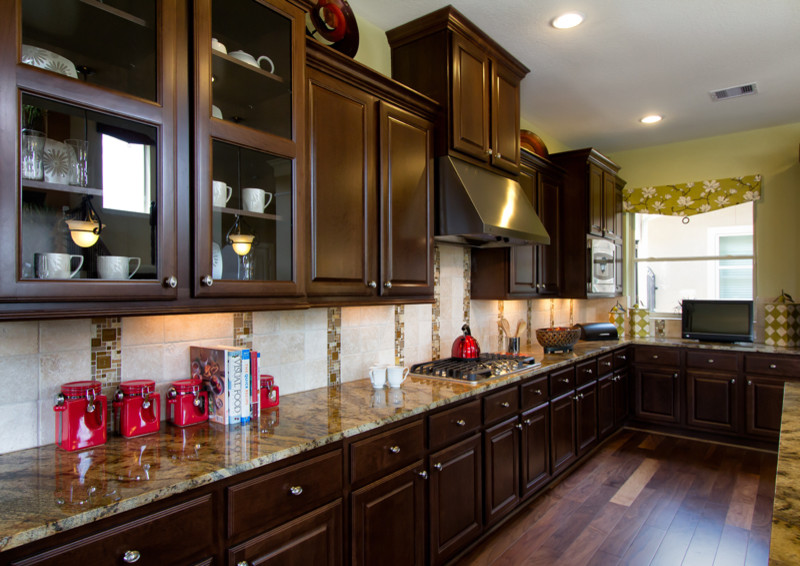 Erwin - Traditional - Kitchen - Houston - by David Weekley Homes | Houzz
