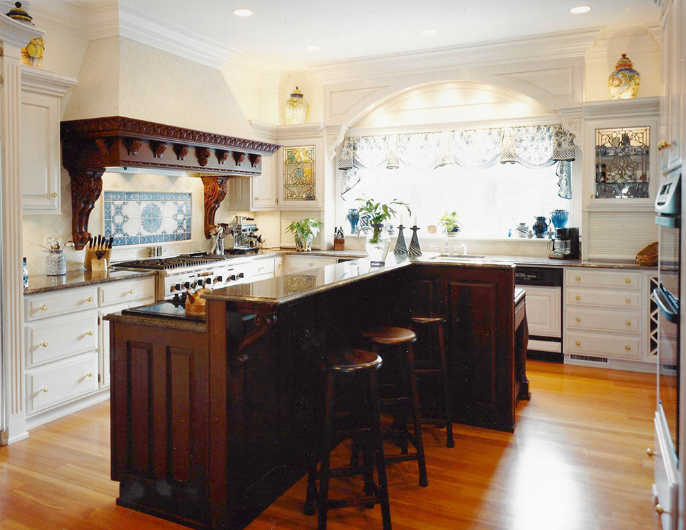 Estate Home - Traditional - Kitchen - Charlotte - by Guest Interiors ...