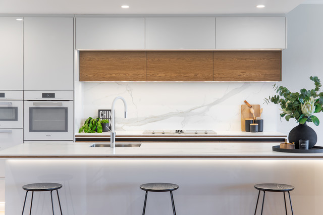 Estatuario | Gloss White | Timber Details - Modern - Kitchen - Adelaide ...