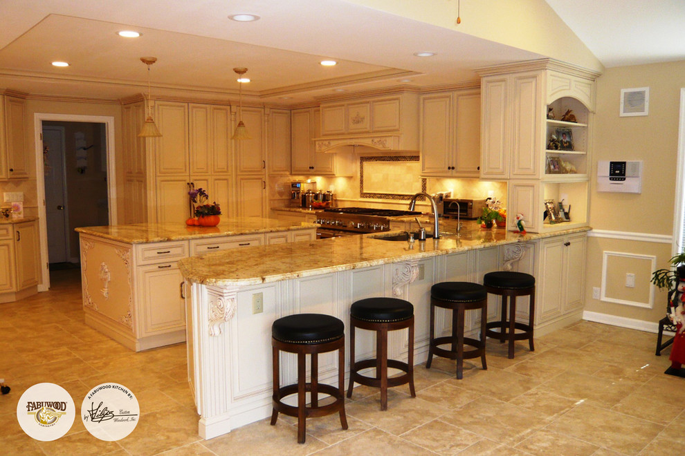 Fabuwood Kitchens Built By Filipe Custom Woodwork, Inc. - Contemporain ...
