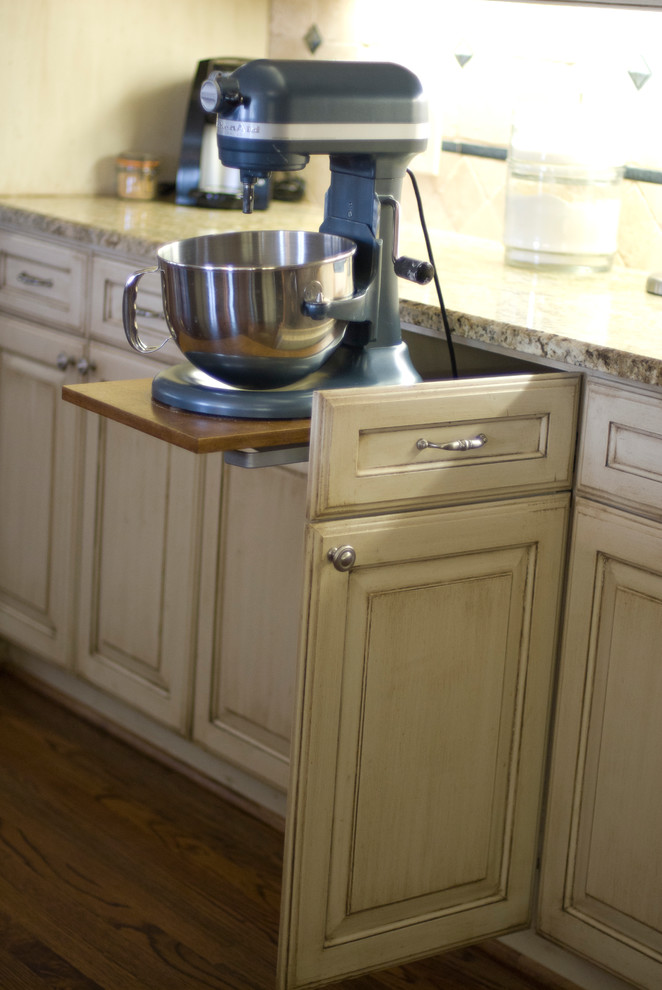Fall Creek Traditional - Traditional - Kitchen - Dallas - by 3rd Street ...