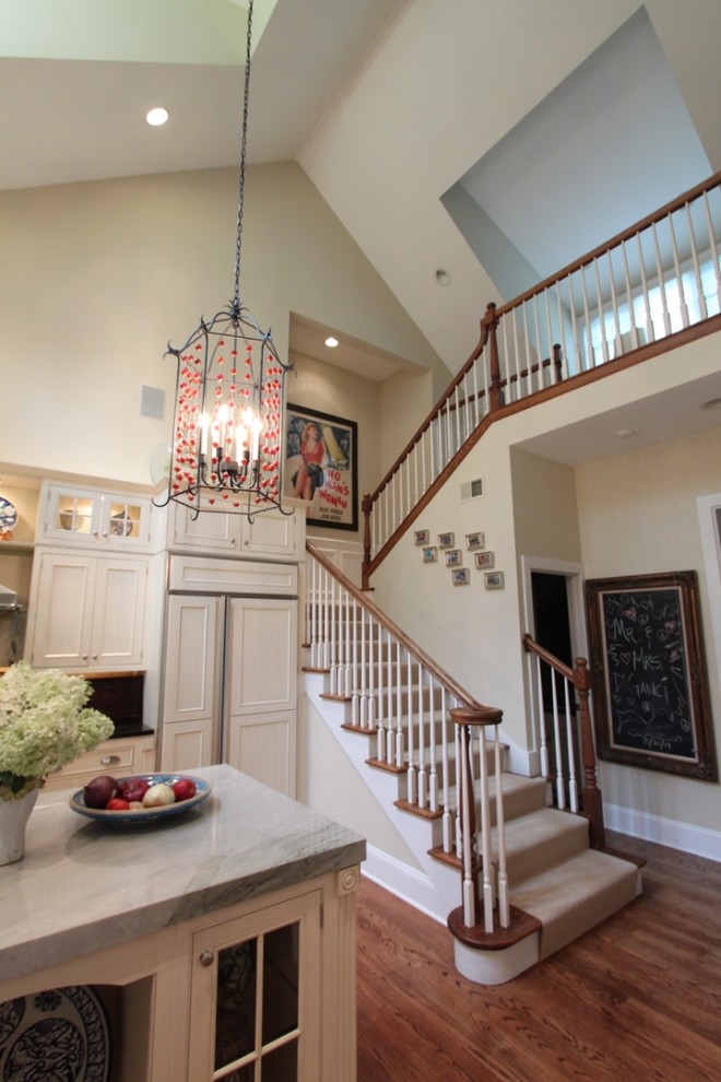 Family Compound in Traditional Lake Forest, Illinois - Farmhouse ...