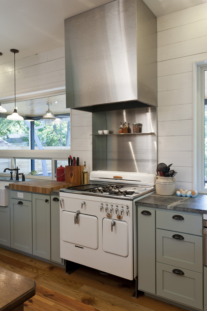 Farmhouse Kitchen - Farmhouse - Kitchen - Austin - by Rauser Design | Houzz