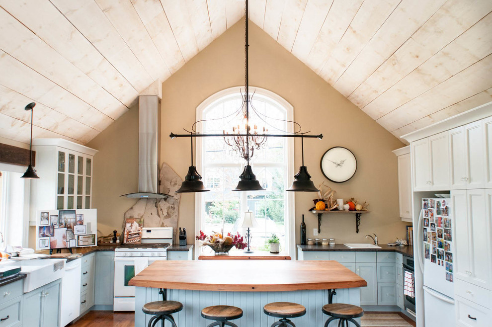 Farmhouse Kitchen - Farmhouse - Kitchen - Toronto | Houzz