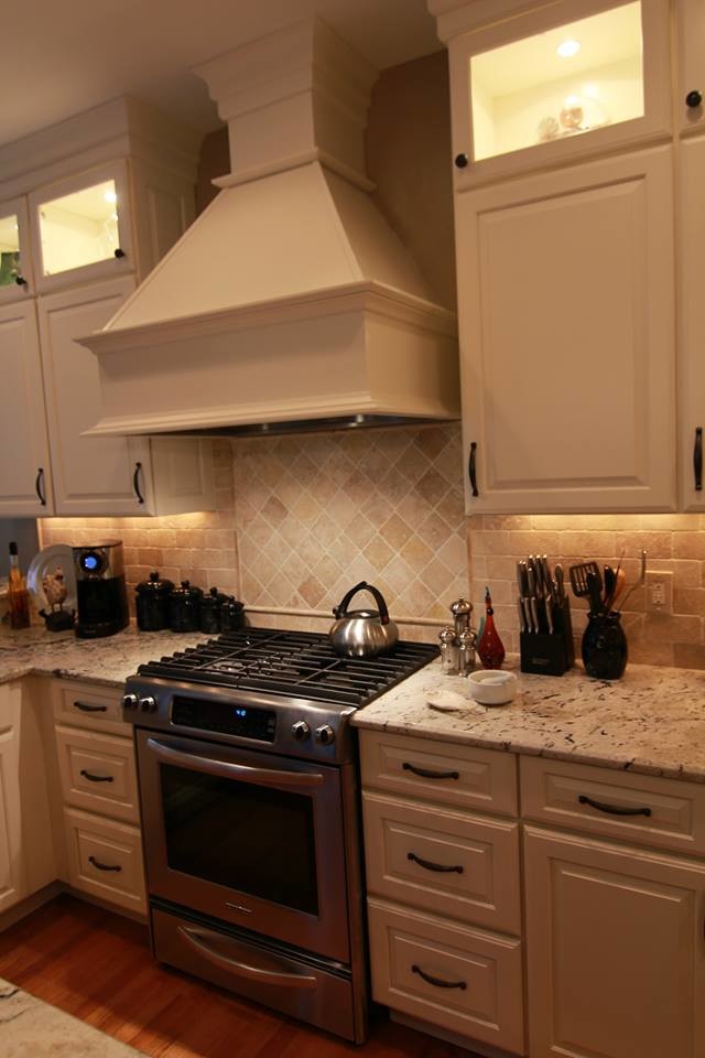 Farrell Kitchen - Traditional - Kitchen - Raleigh - by The Cabinet Lady ...