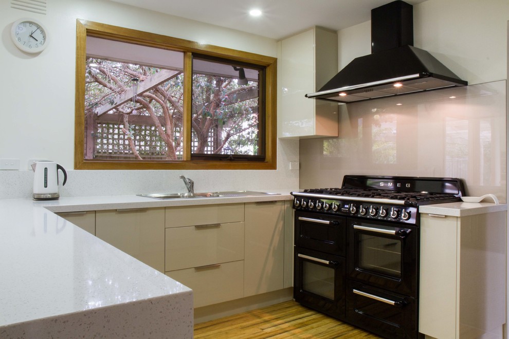 Ferntree Gully - Kitchen & Bar Buffet - Contemporary - Kitchen ...