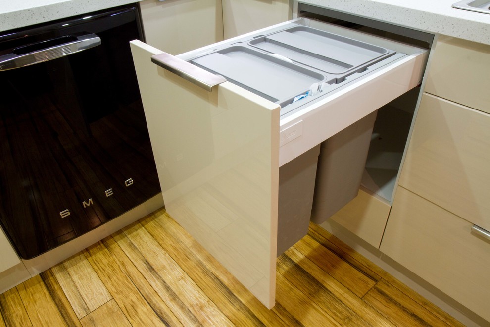 Ferntree Gully - Kitchen & Bar Buffet - Contemporary - Kitchen ...