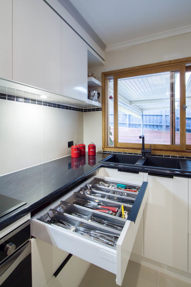 Ferntree Gully Kitchen - Contemporary - Kitchen - Melbourne - by The ...