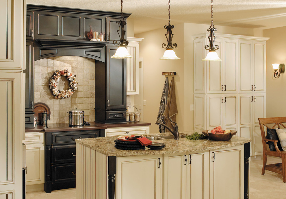 Fieldstone Cabinetry Kitchen in Maple finished in Ivory Cream 2 - Beach ...