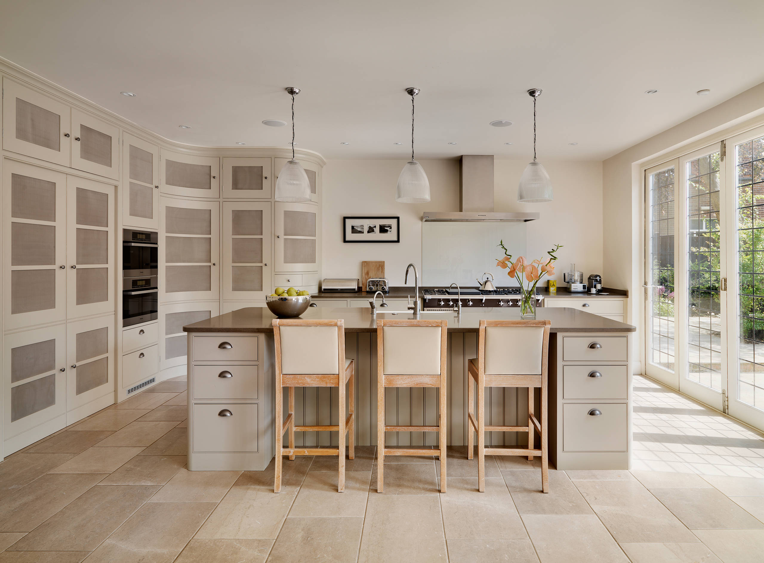 Picture Perfect: 50 Heritage-Style Kitchens From Around the World ...