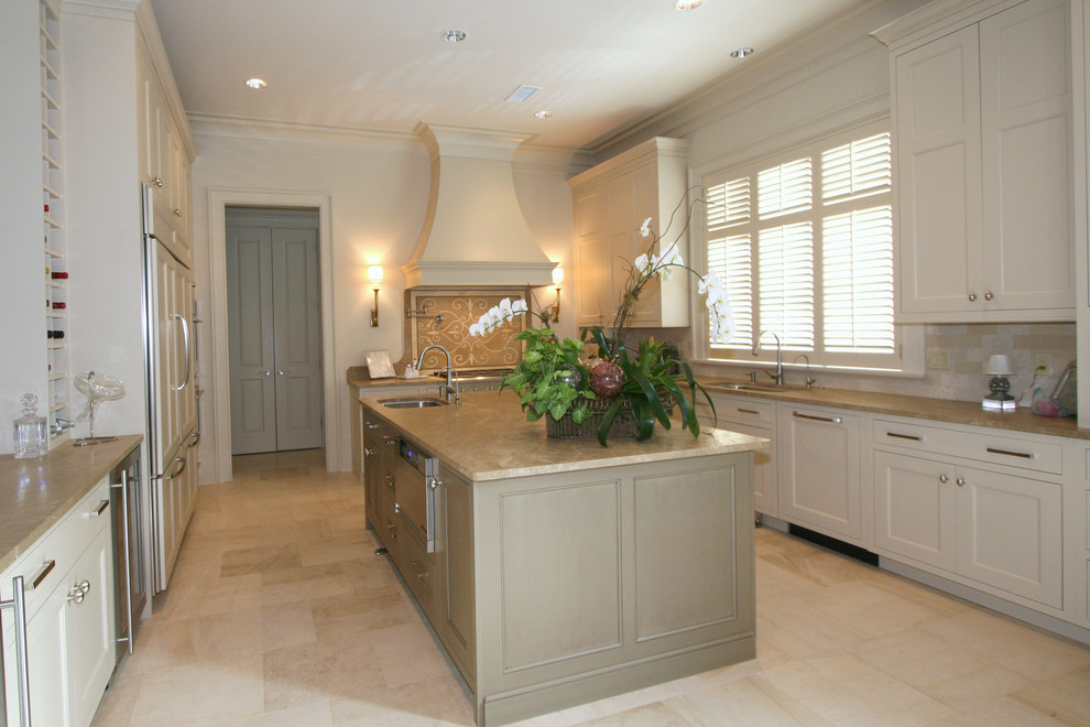 Find Warmth and Elegance in the Details of this Mouser Kitchen ...