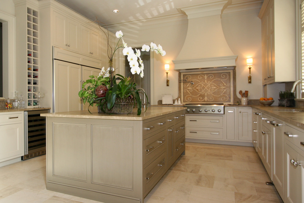 Find Warmth and Elegance in the Details of this Mouser Kitchen ...