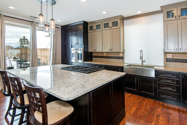 Fire Poppy Circle Kitchen - Klassisch modern - Küche - Sonstige - von A ...