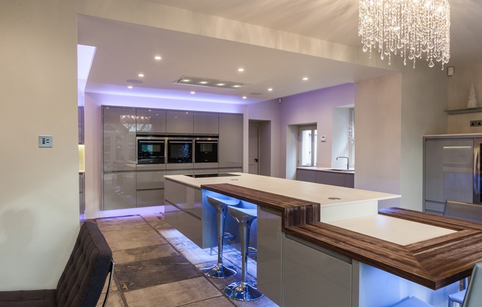 FLOATING OVER STONE - PROJECT WITH ATLANTIS KITCHENS - Modern - Kitchen ...