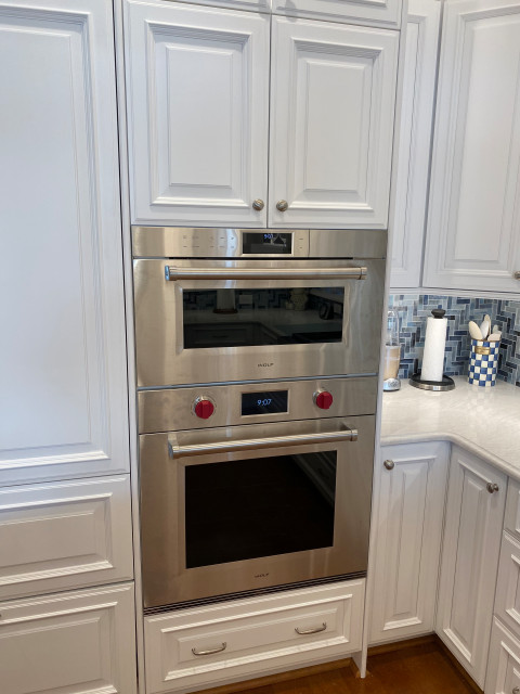 Flush-Mounted Ovens are Integrated into the Cabinet Faces - Classique ...