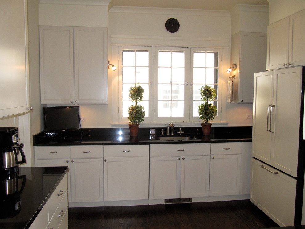 Four Square Kitchen - Traditional - Kitchen - Chicago - by Amenities ...