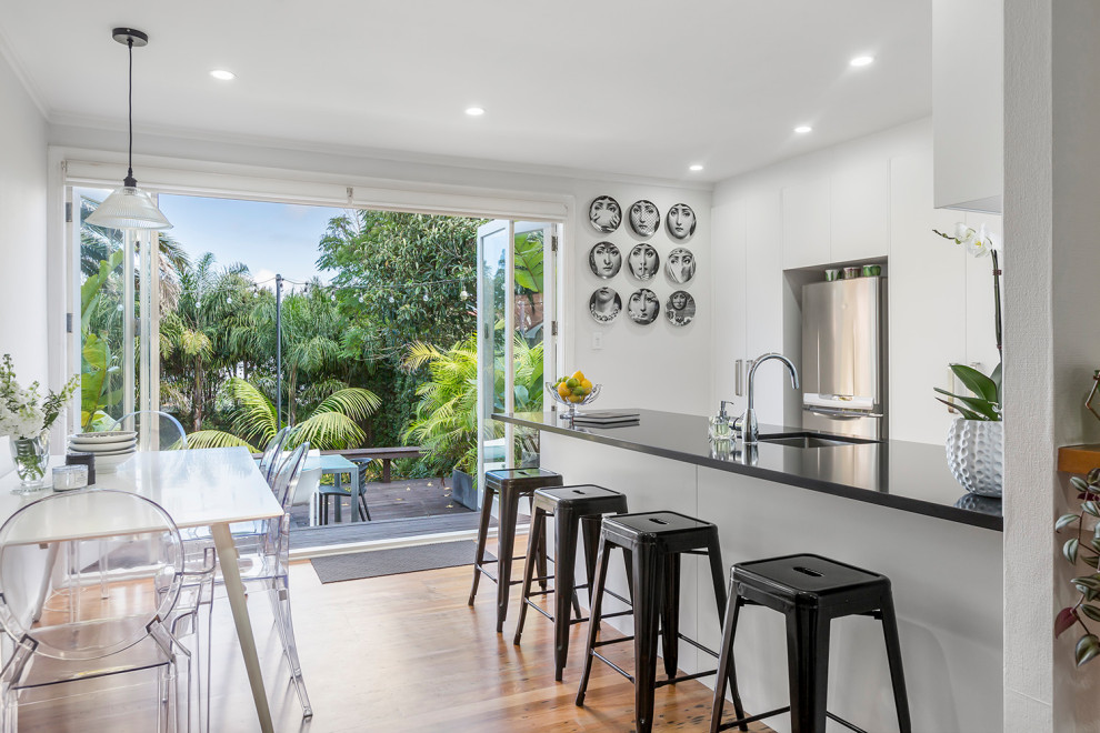Fresh New Look - Modern - Kitchen - Auckland - by Kitchen Mania | Houzz NZ