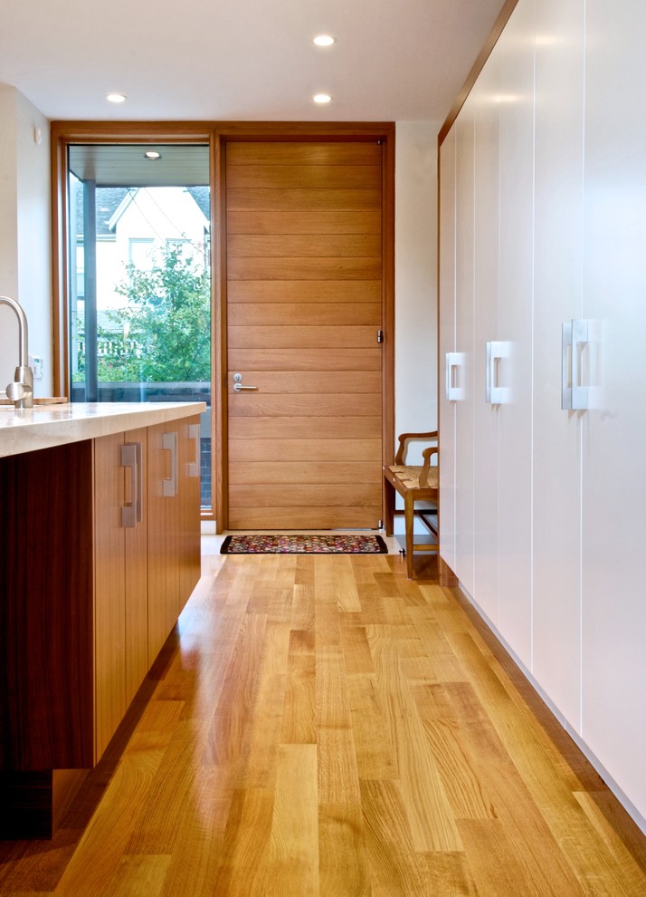 Front Entry [Interior] - Modern - Kitchen - Toronto - by Andrew Snow ...