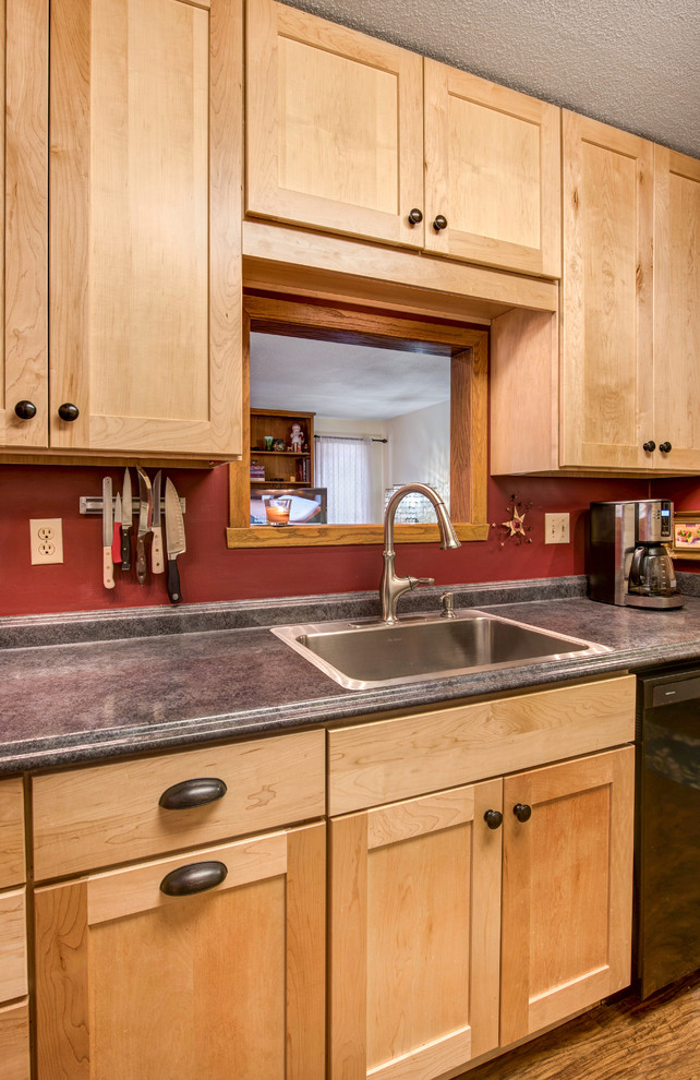 Galley Kitchen - Classique - Cuisine - Autres périmètres - par Lampert ...