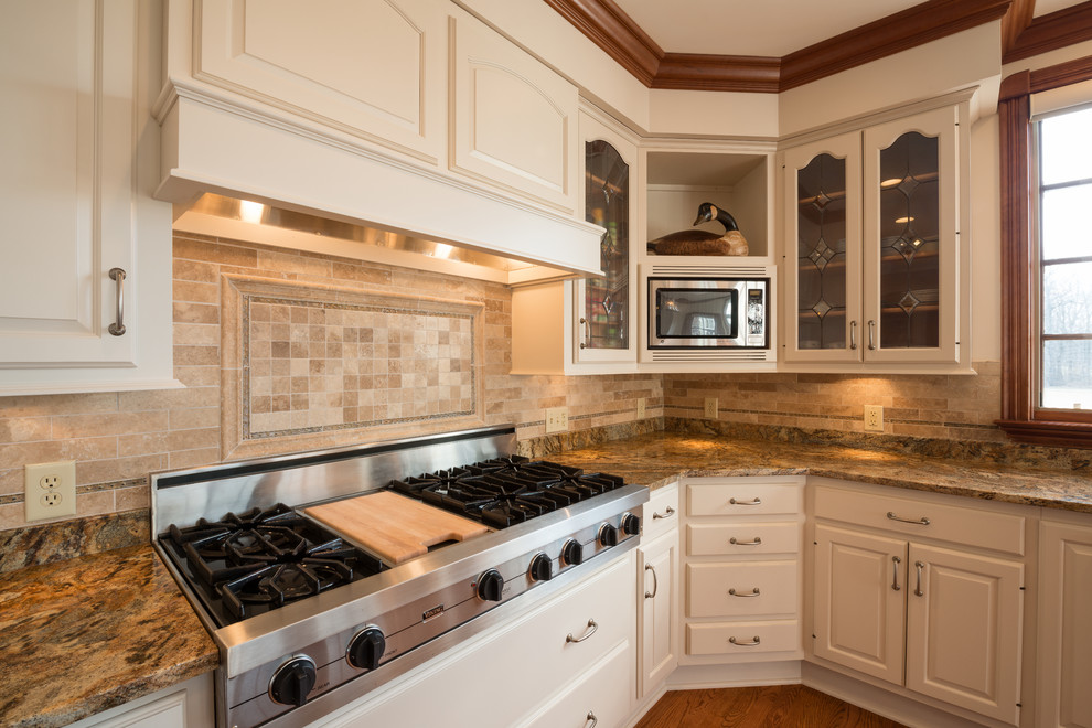 Gas Cooktop and Custom Cabinet Glass Inserts - Kitchen - Indianapolis ...