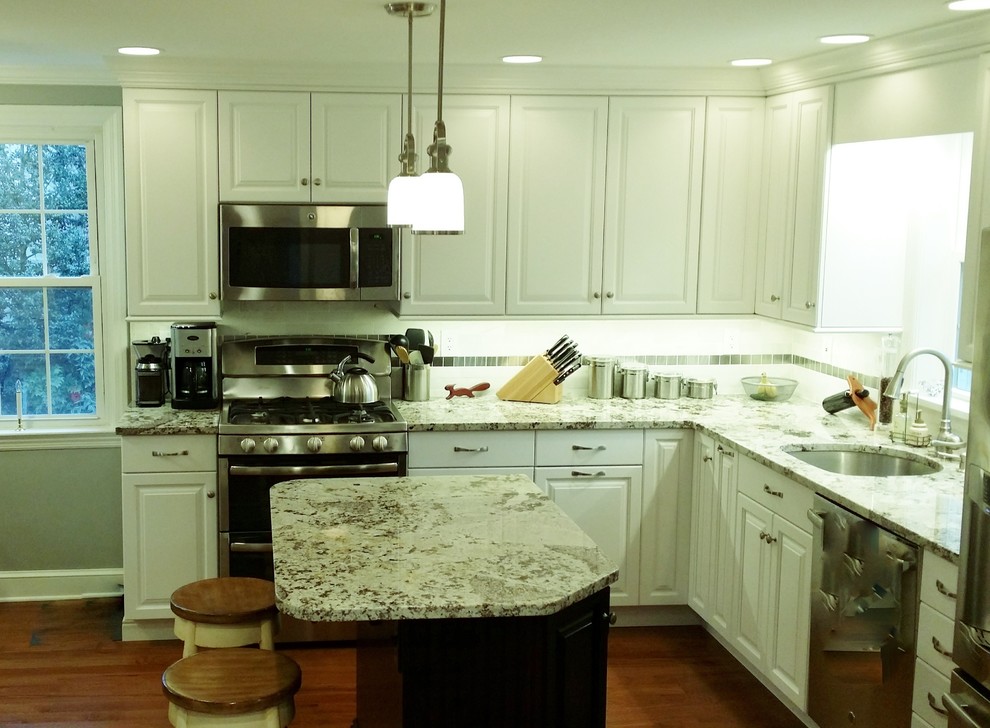 Gas Range with double oven. - Traditional - Kitchen - Baltimore - by ...