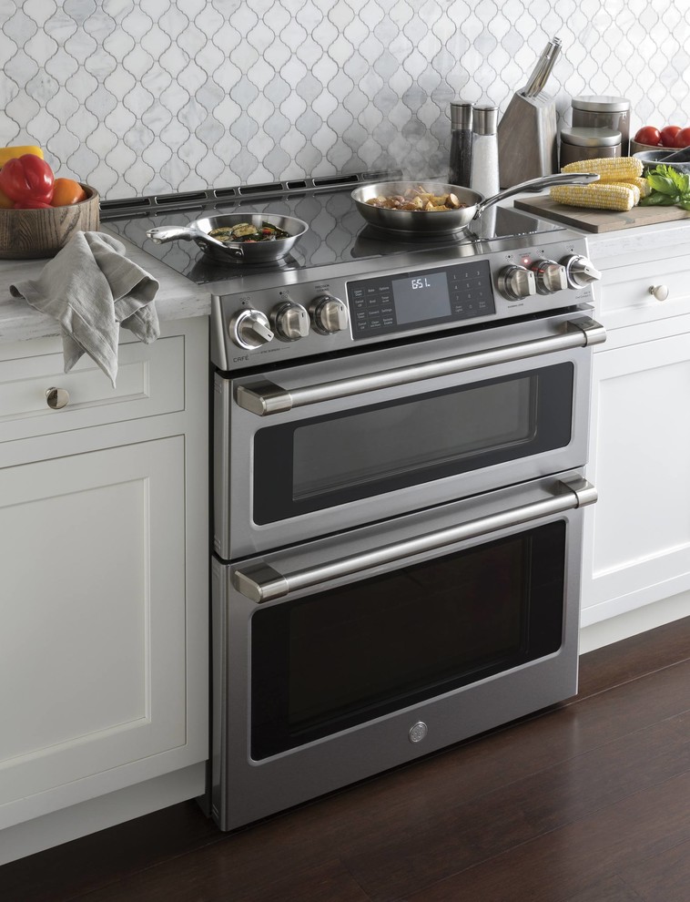 GE Cafe™ Series 30" Slide-In Front Control Induction and Convection ...