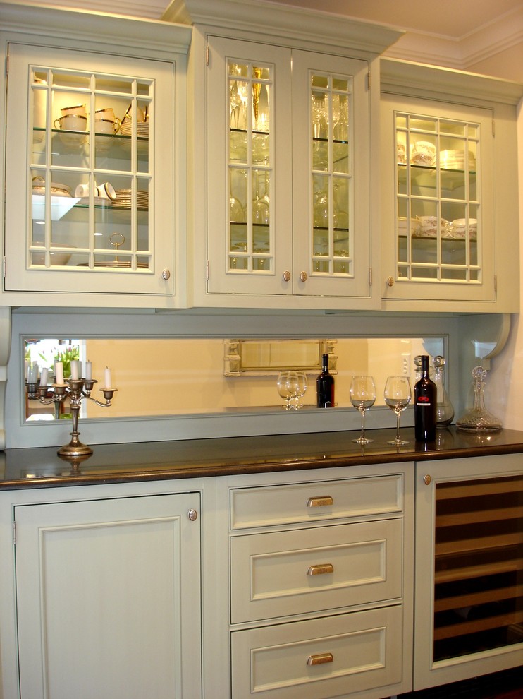 Georgian Beach House - Traditional - Kitchen - New York - by Shore ...