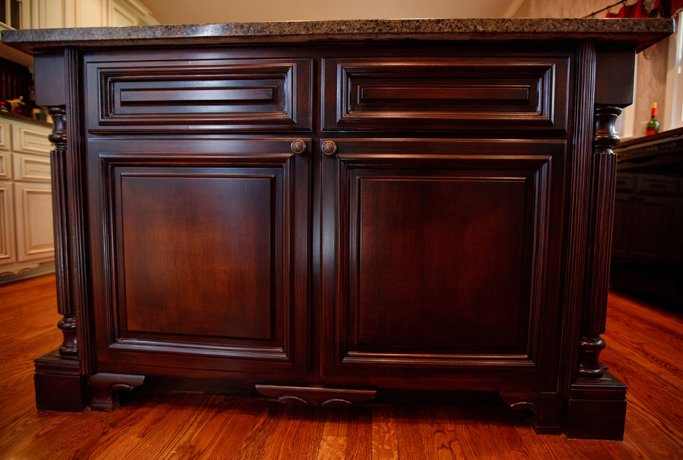 Glazed Kitchen Cabinets Atlanta - Traditional - Kitchen - Atlanta - by ...
