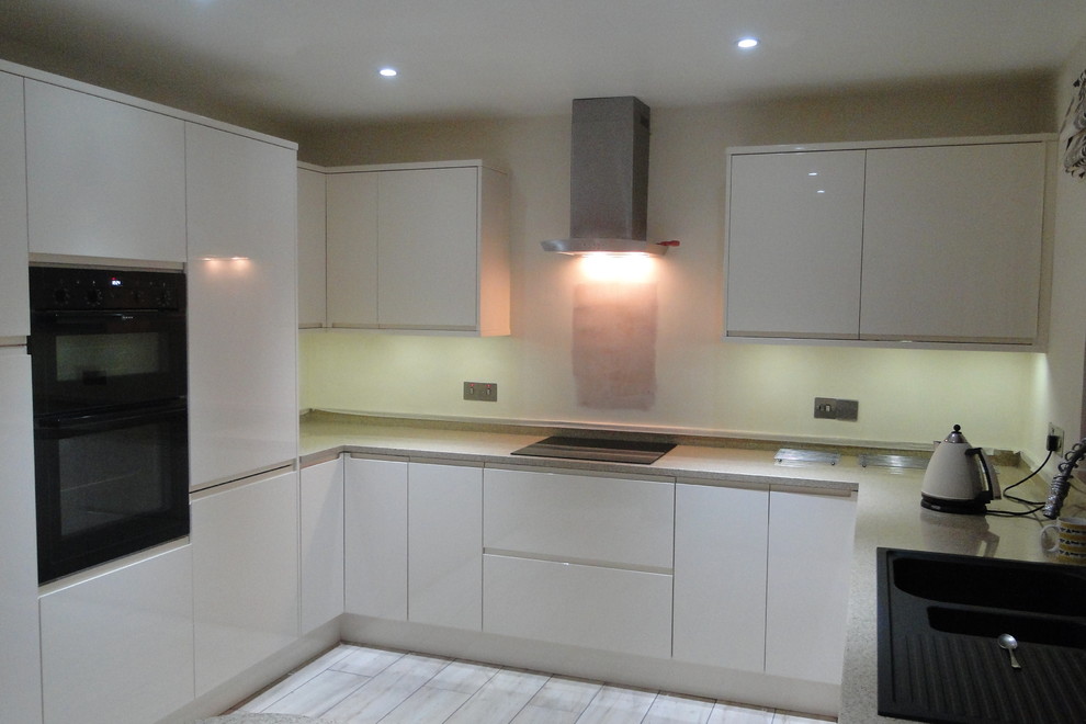 Gloss Ivory Handleless Kitchen in Hinxworth, Herts - Contemporary ...