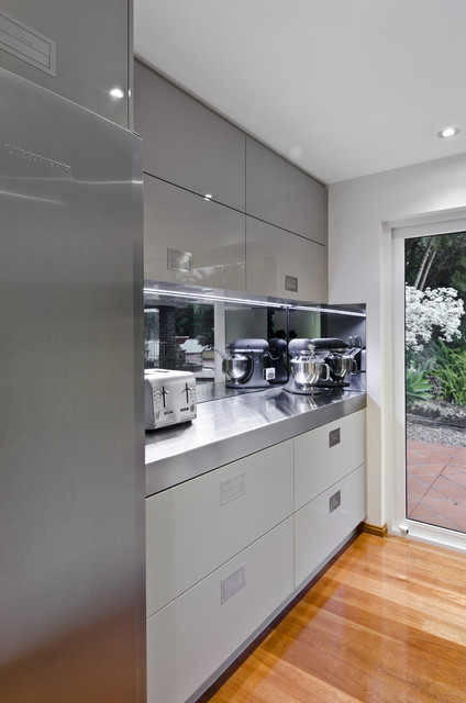 Gold Coast Kitchen - Contemporary - Kitchen - Brisbane - by Darren ...