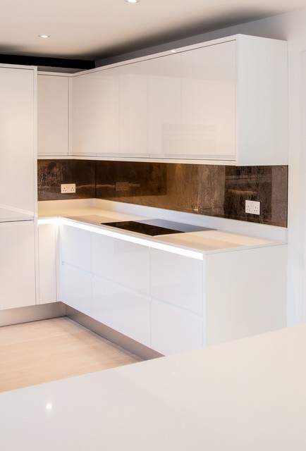 "GOLDEN GLASS" luxurious kitchen splashback - Modern - Kitchen ...