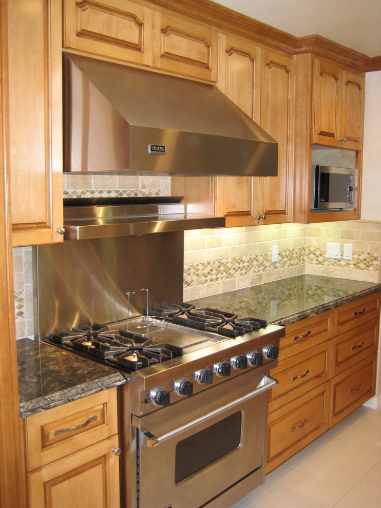 Golden Maple Custom Kitchen - Clásico - Cocina - Los Ángeles - de ...