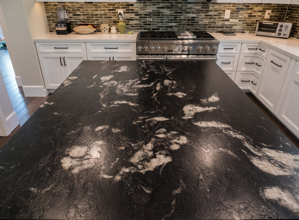 Goldflam Kitchen w/MSI Mica Counter Top - Traditional - Kitchen - Los ...