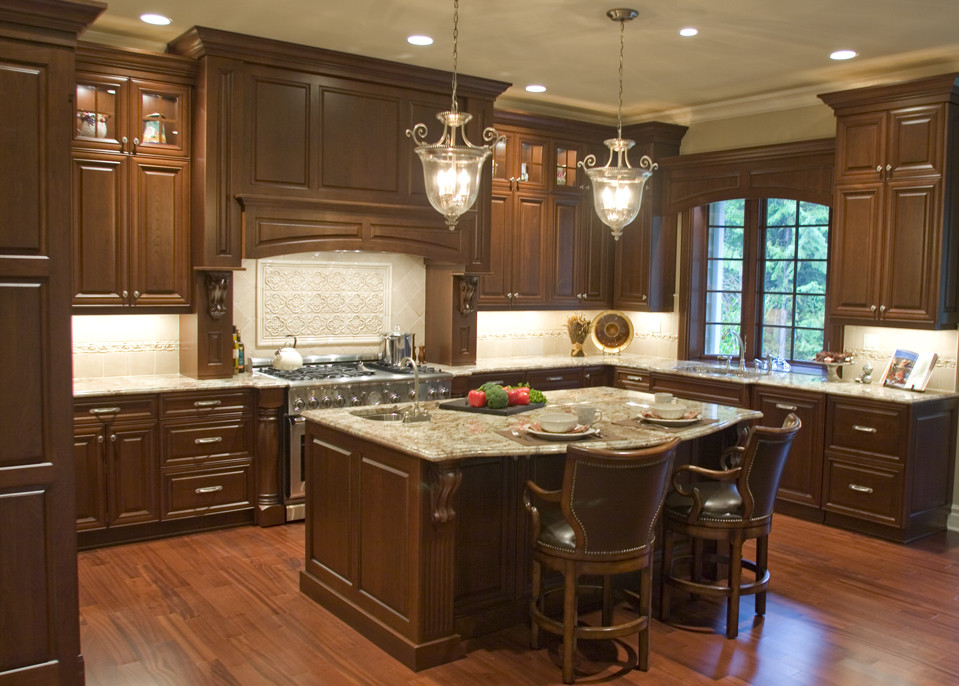 Grandeur House - Traditional - Kitchen - Seattle - by Signature Design ...