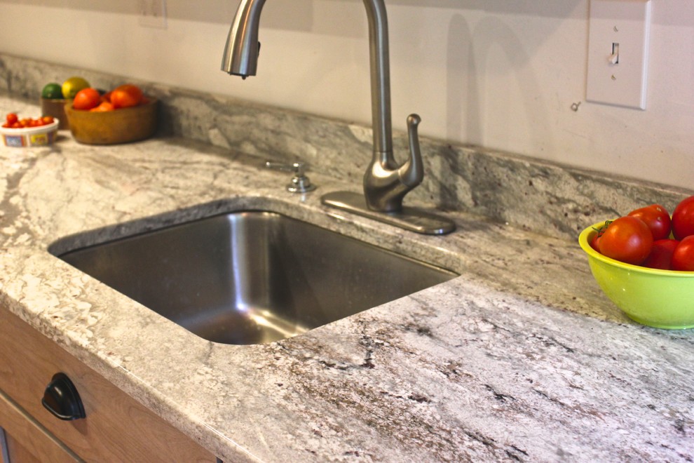 Granite: Blizzard - Contemporary - Kitchen - New York - by Stoneworks ...