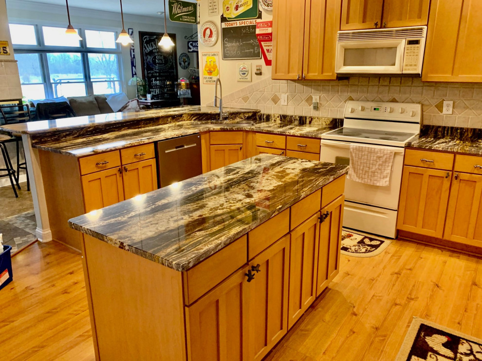 Granite / Golden Thunder - Rustic - Kitchen - Indianapolis - by Indy ...