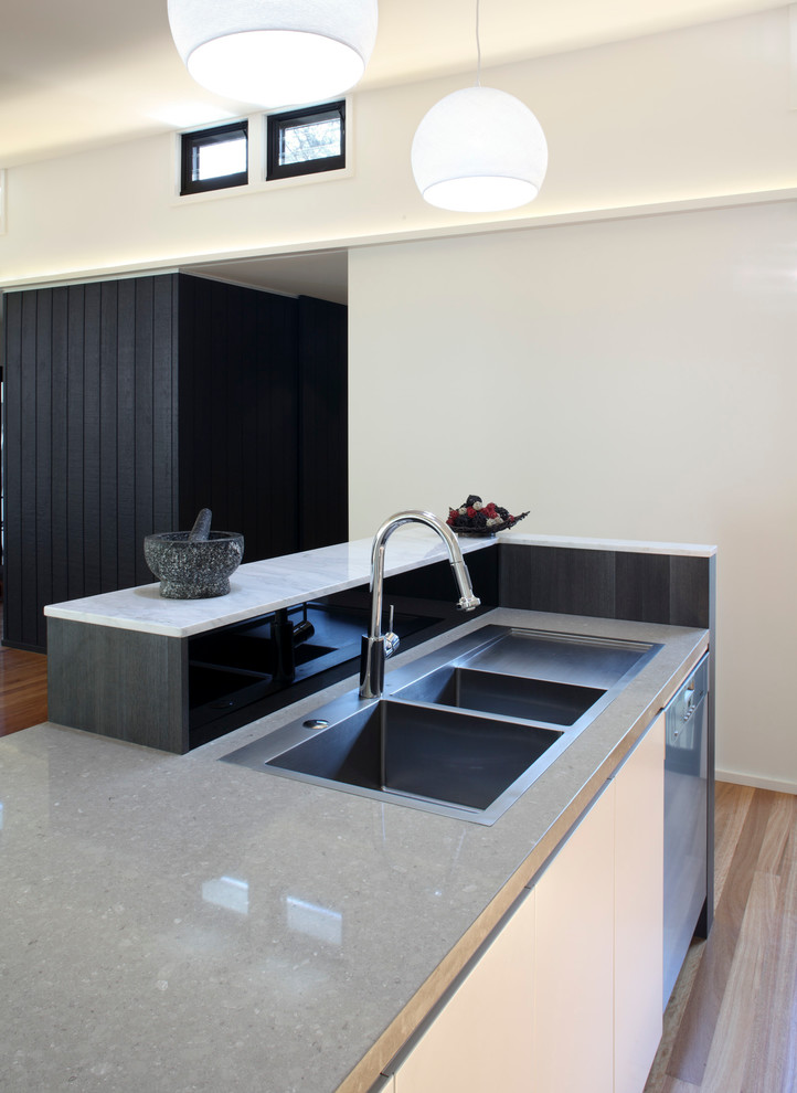 Grayscale Kitchen - Kitchen - Sydney - by Attard's Kitchens & Cabinetry ...