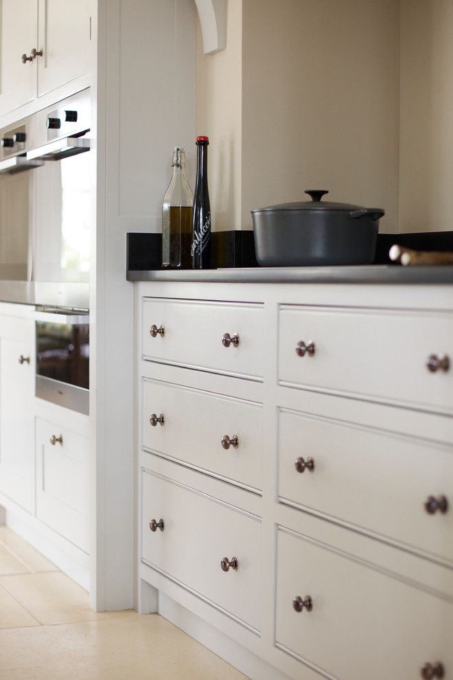 Guild Anderson Modern Shaker Kitchen - Farmhouse - Kitchen - Wiltshire ...