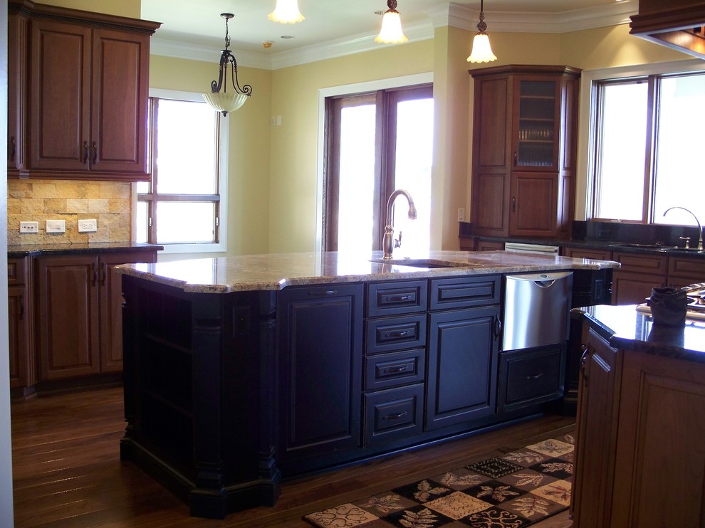 Gulf Breeze custom kitchen - Traditional - Kitchen - Miami - by ...