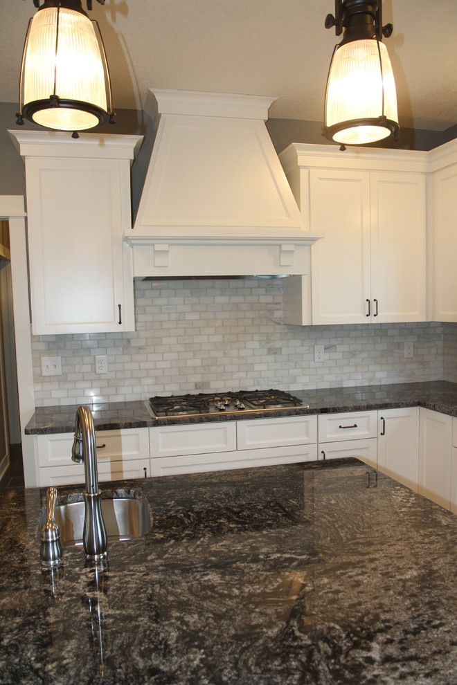 Haley Model - Farmhouse - Kitchen - Minneapolis - by R&R Construction ...