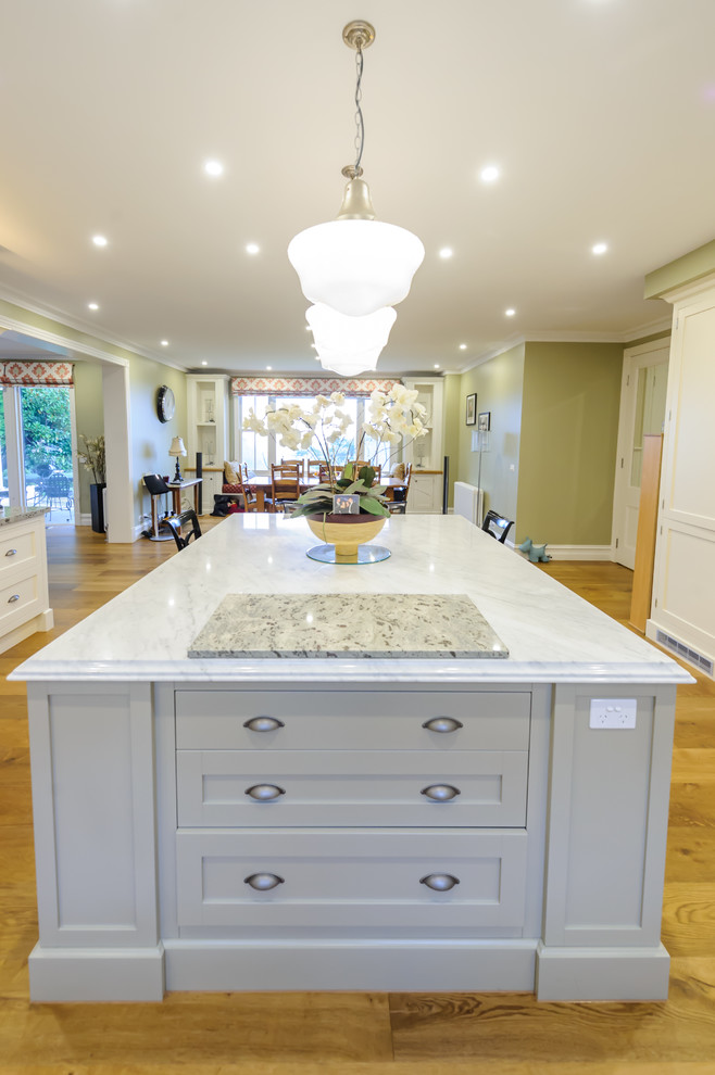 Hampton Style - Mt Eliza - Traditional - Kitchen - Melbourne - by ...