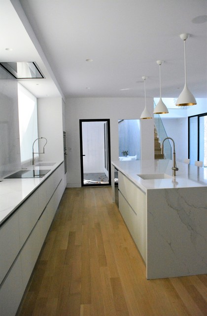 Hampton White Kitchen Design - Contemporary - Kitchen - New York - by ...