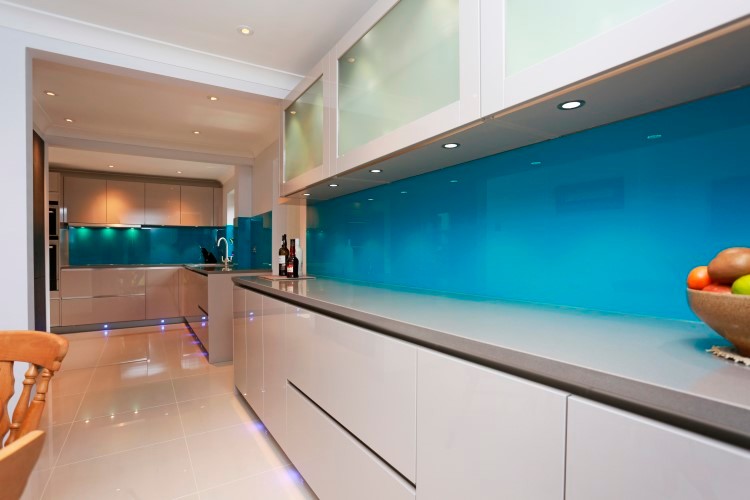 Handleless Cashmere kitchen - Modern - Kitchen - London - by LWK London ...