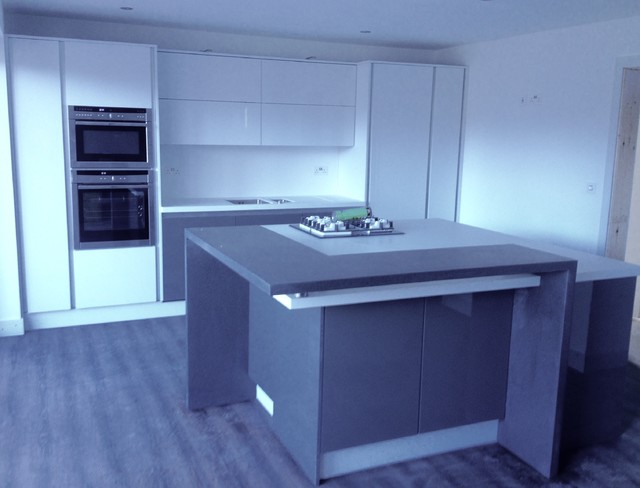Handleless kitchen with acrylic worktops - Modern - Kitchen - Dorset ...