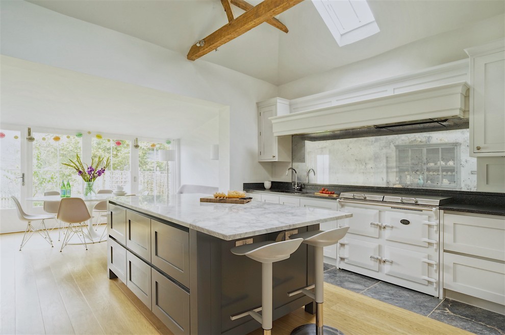 Handleless Shaker Kitchen in Bedfordshire - Traditional - Kitchen ...
